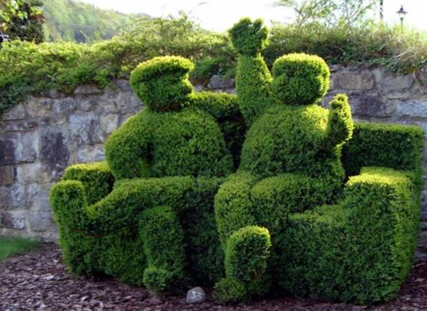 23 Remarkable Grass Sculptures