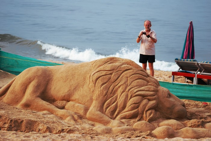 30 Stunning Installations Made Of Sand Beach