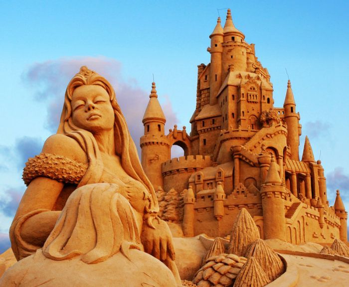 30 Stunning Installations Made Of Sand Beach