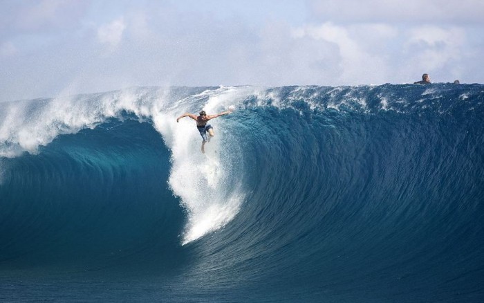70 Stunning & Thrilling Photos for the Biggest Waves Ever Surfed ...