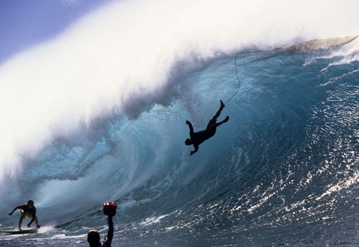 70 Stunning & Thrilling Photos for the Biggest Waves Ever Surfed