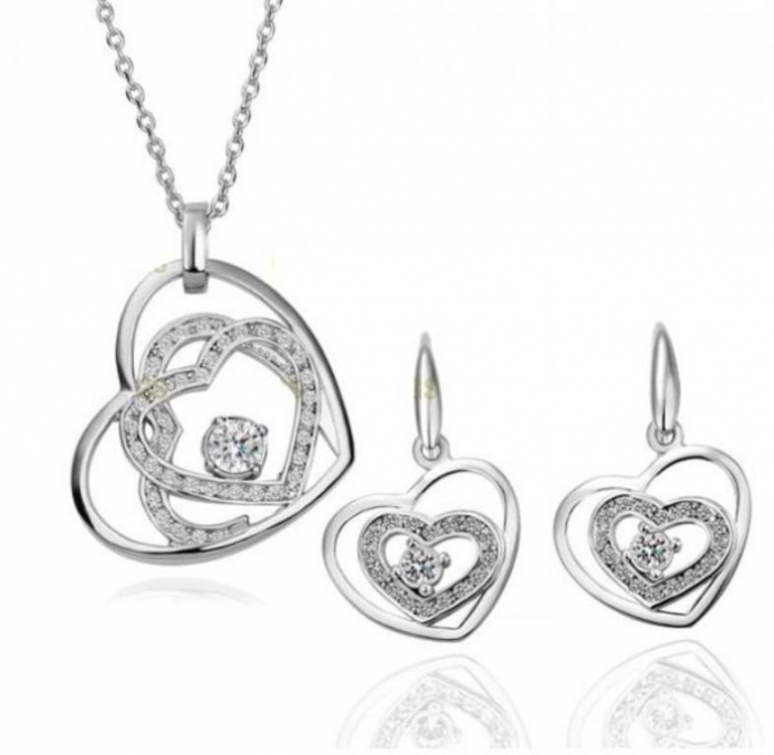 Why Do Women Love Heart Jewelry? | Pouted.com