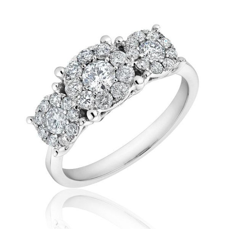 Cluster Engagement Rings For Those Who Are On A Budget