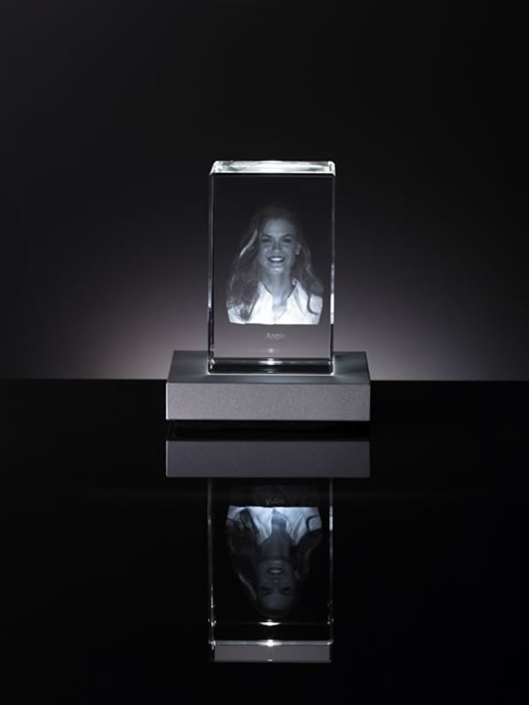 49 Most Fabulous 3D Portraits In Glass