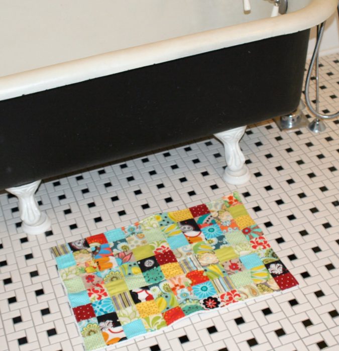 10 Creative DIY Bathroom Rugs