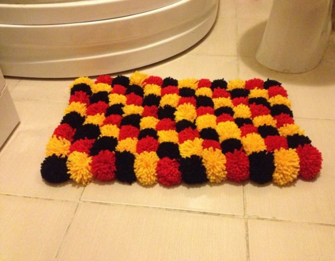 10 Creative DIY Bathroom Rugs