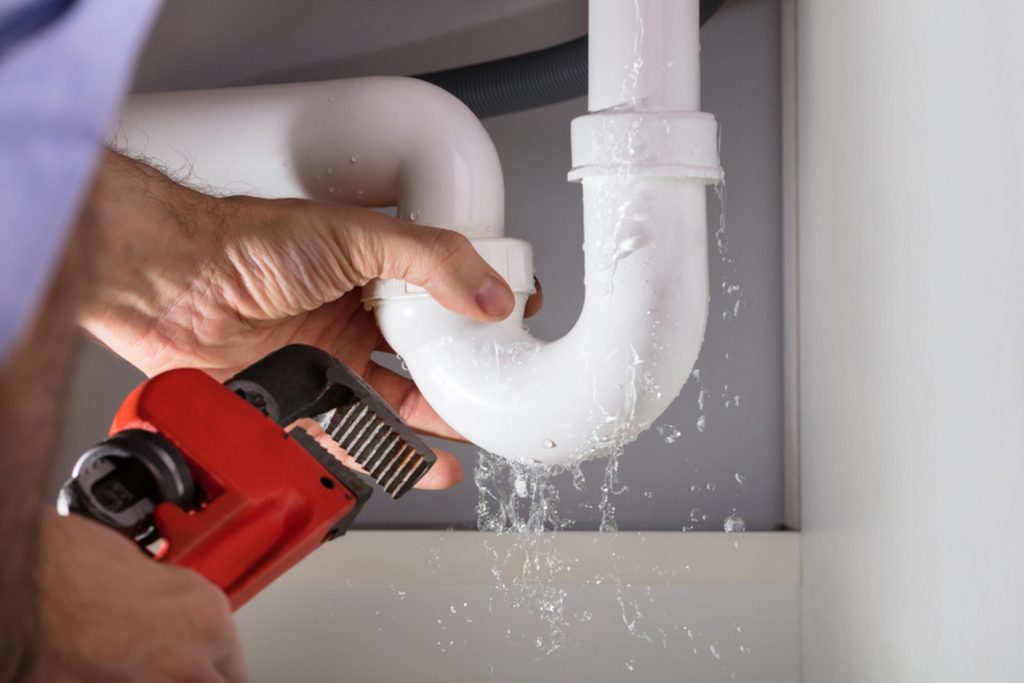 How To Manage A Pipe Burst While Plumbing Repairs Are In Process