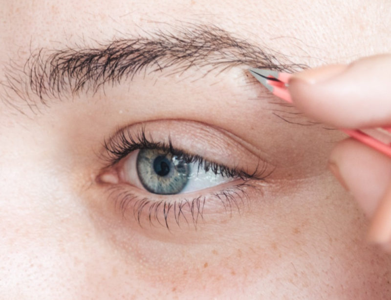 Top 10 Eyebrows Makeup Tips For Women Over 50 To Look Younger