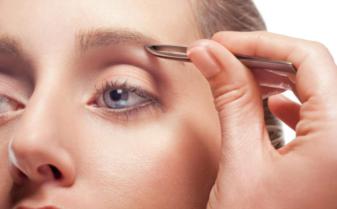 Top 10 Eyebrows Makeup Tips For Women Over 50 To Look Younger