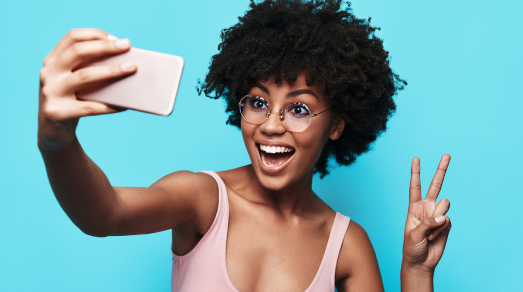 Taking Perfect Selfies: 10 Expert Selfie Tips To Look Good