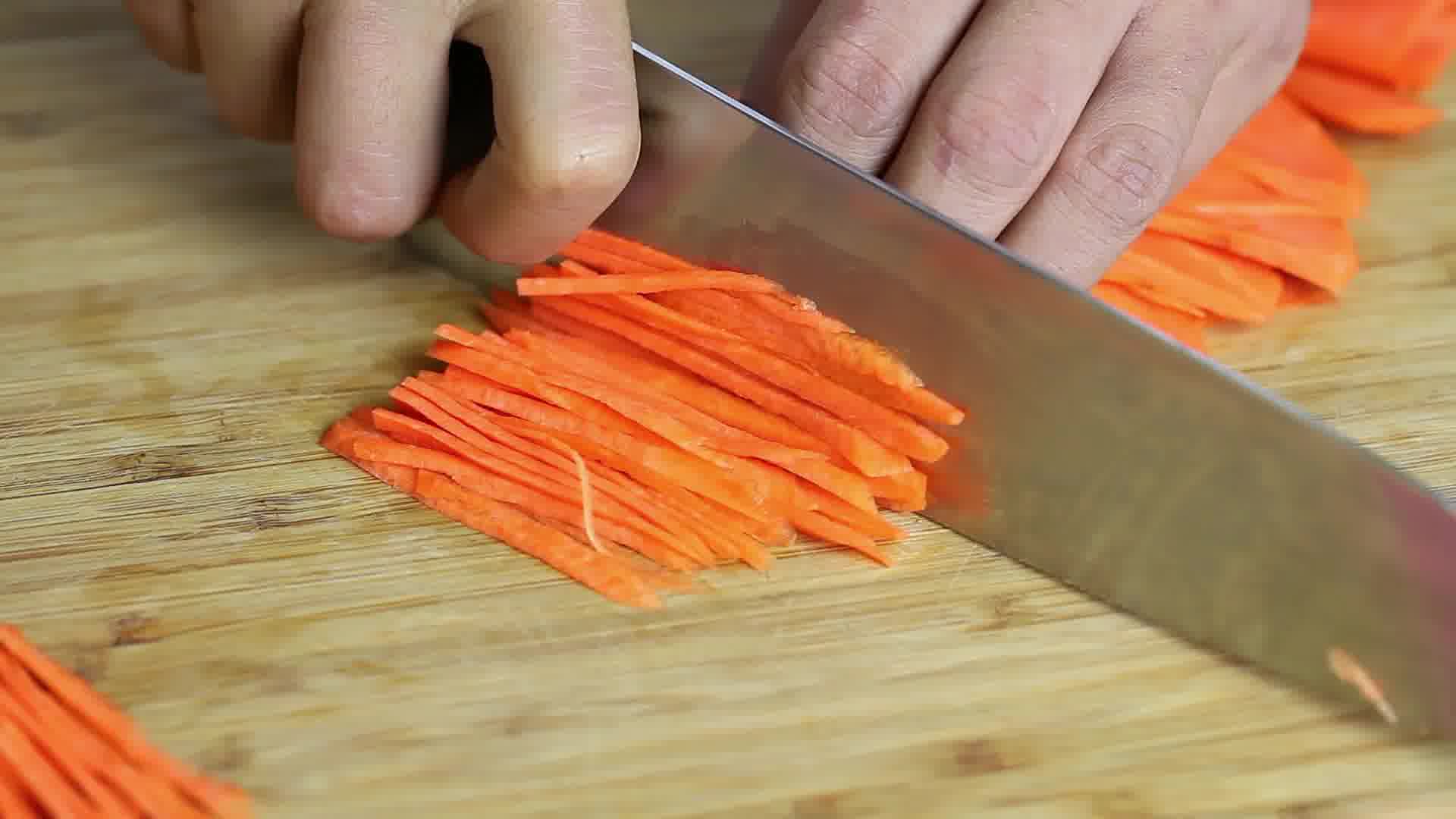 Master Essential Chefs Knife Skills: 7 Basic Cuts Every Chef Should Know!